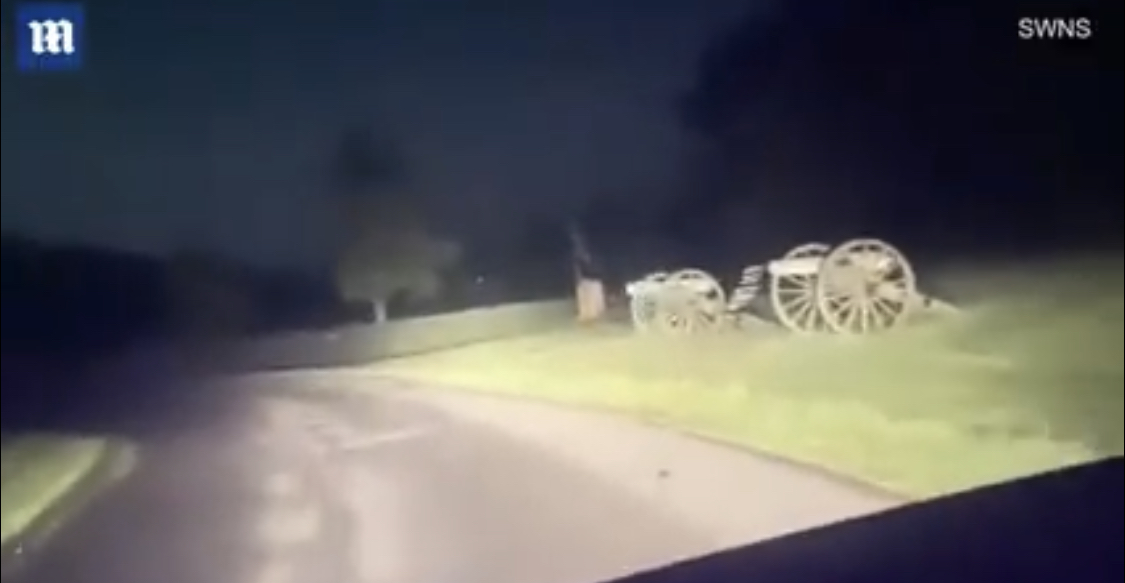 Spooky moment ghosts appear to run across Gettysburg field